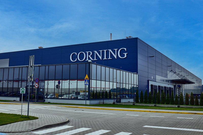 Meta Commits $6 Billion to Corning for AI Data Center Fiber | Fintool News